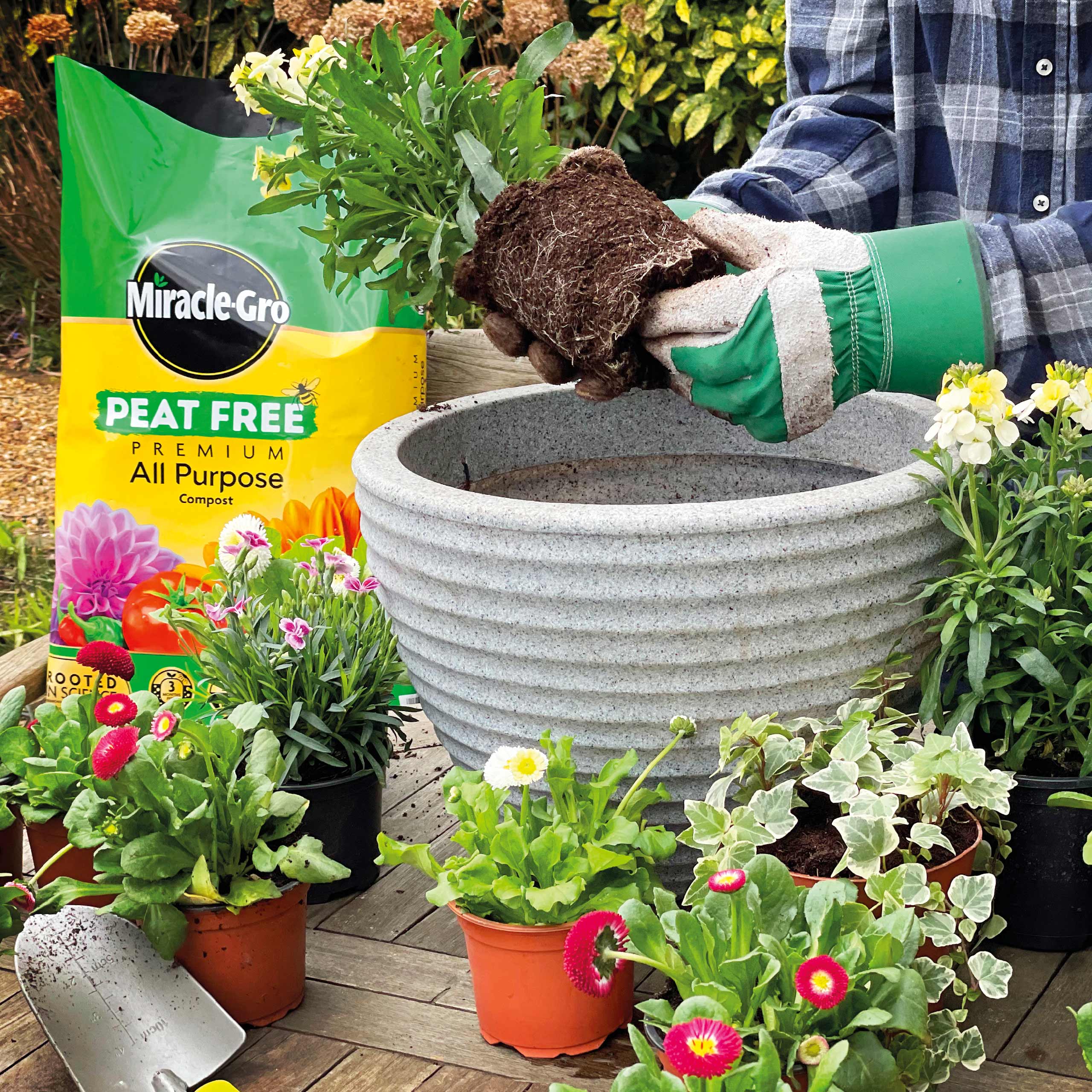 Miracle-Gro® Peat Free Premium All Purpose Compost 40 litres